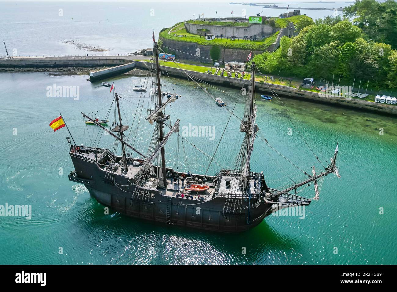 The replica 17th century Spanish galleon the El Galeon (or Galeon ...