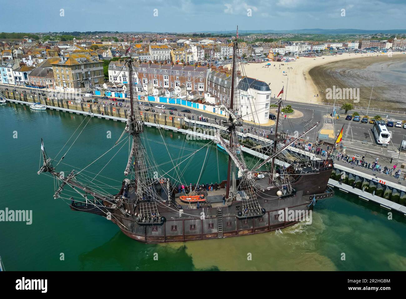 The replica 17th century Spanish galleon the El Galeon (or Galeon ...