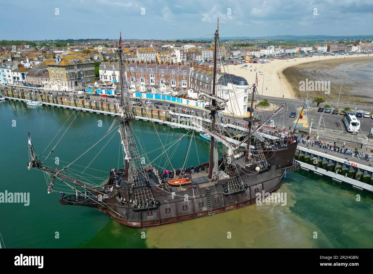 The replica 17th century Spanish galleon the El Galeon (or Galeon ...