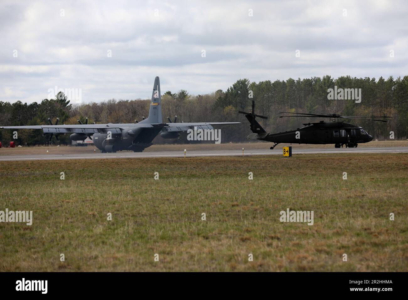 LITTLE FALLS, MINNESOTA - Airmen with the 26th Special Tactics Squadron ...
