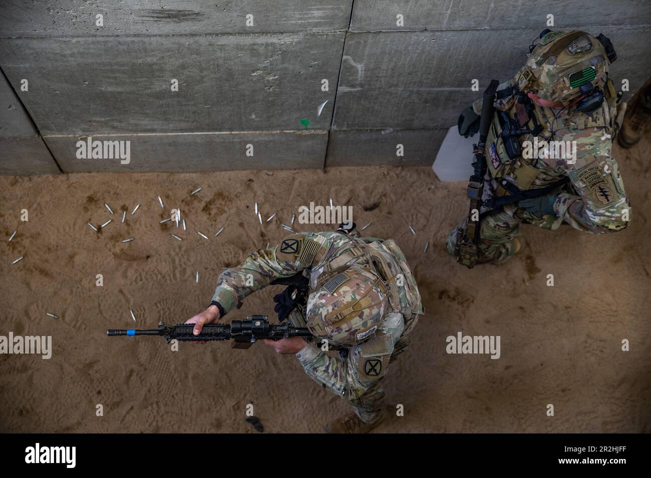 Soldiers from 3rd Special Forces Group (Airborne) train Soldiers from ...
