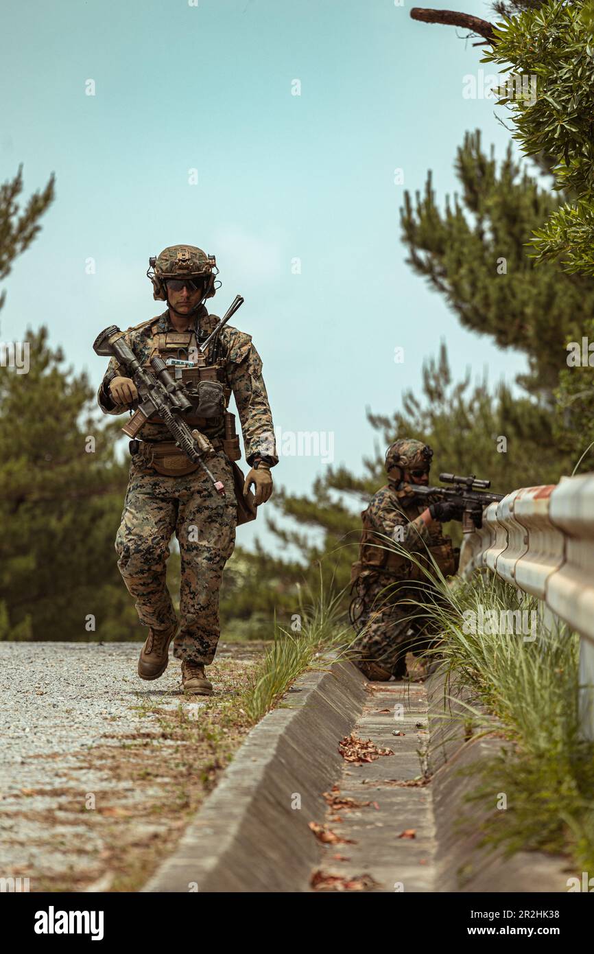 U.S. Marines with Battalion Landing Team 2/1, 31st Marine Expeditionary ...