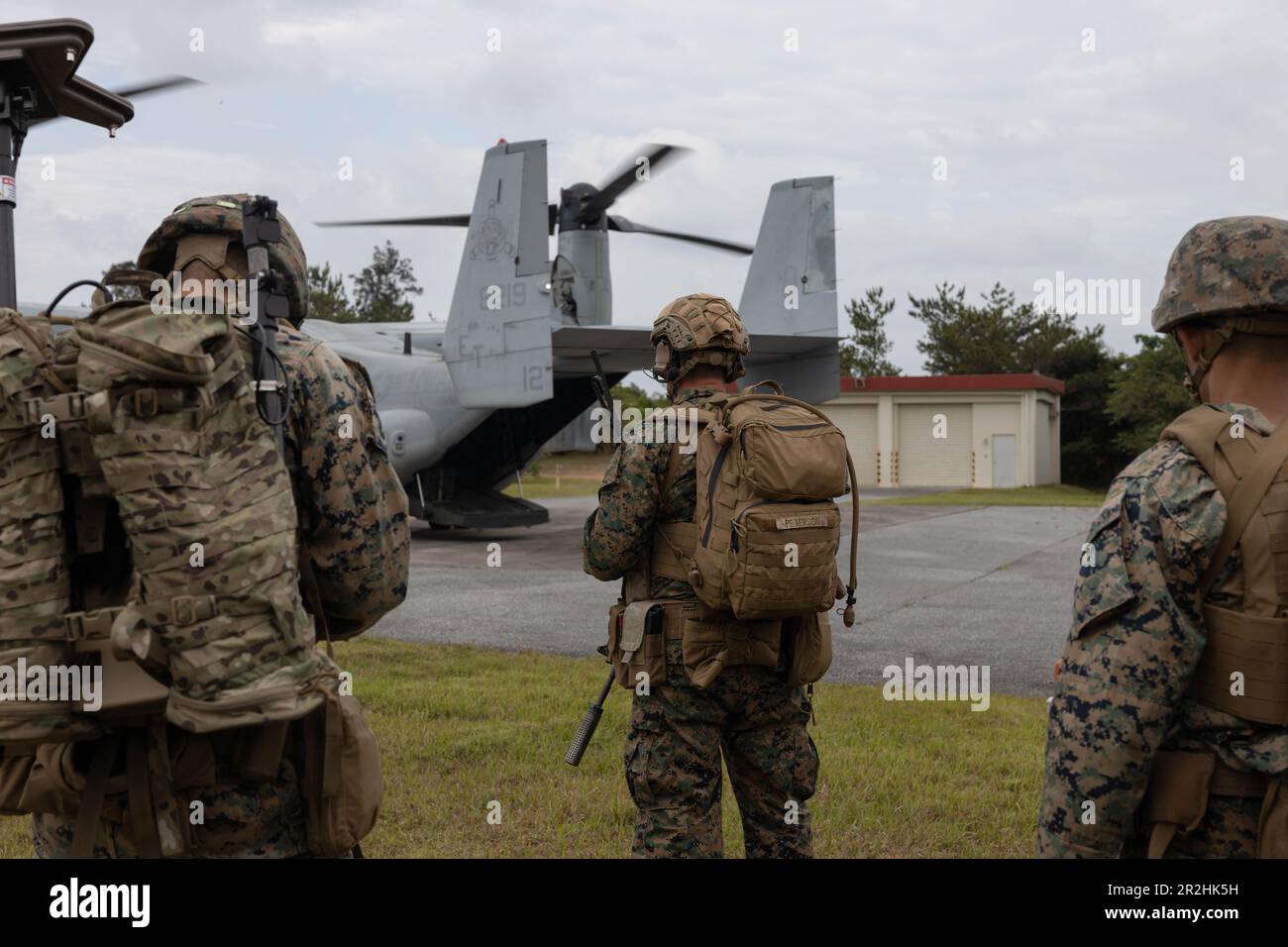 U.S. Marines with Battalion Landing Team 2/1, 31st Marine Expeditionary ...