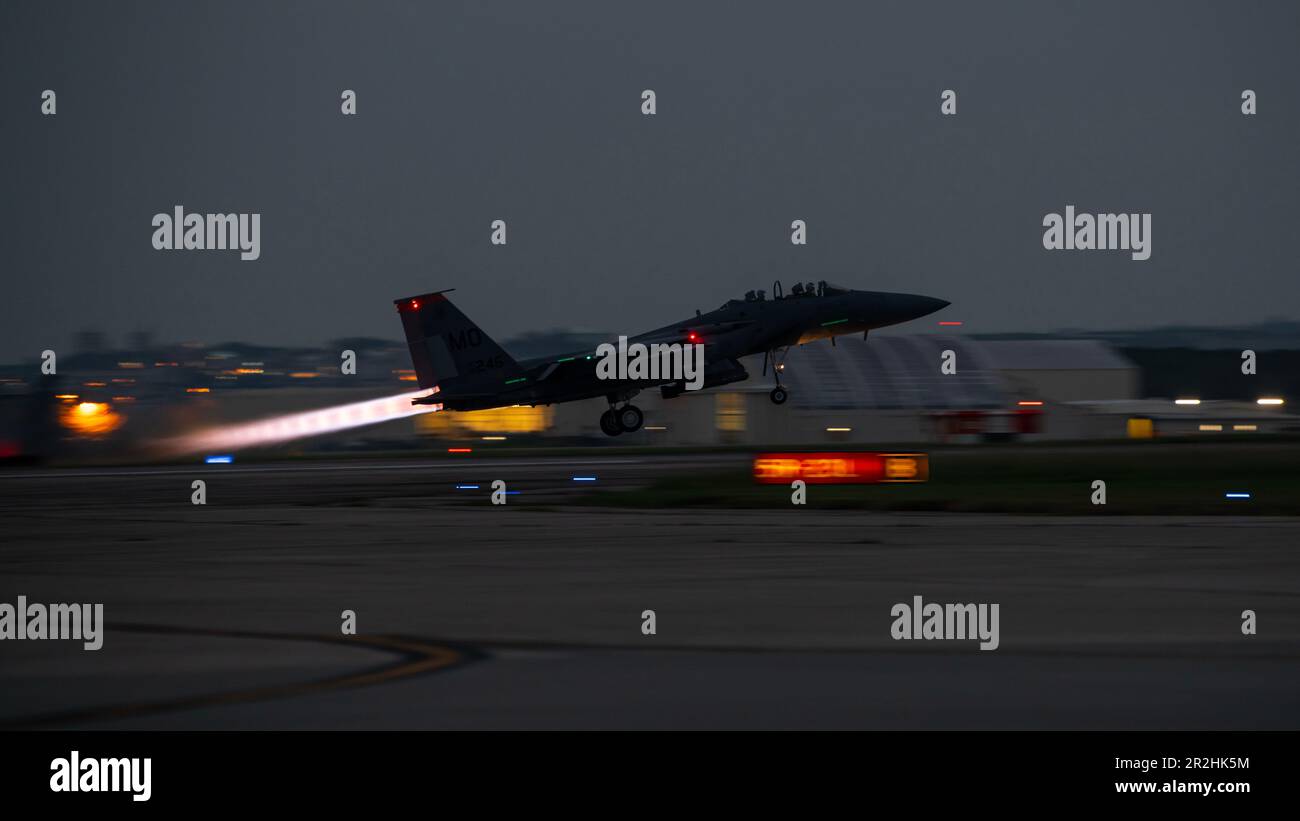 An F-15E Strike Eagle assigned to the 391st Fighter Squadron takes off ...