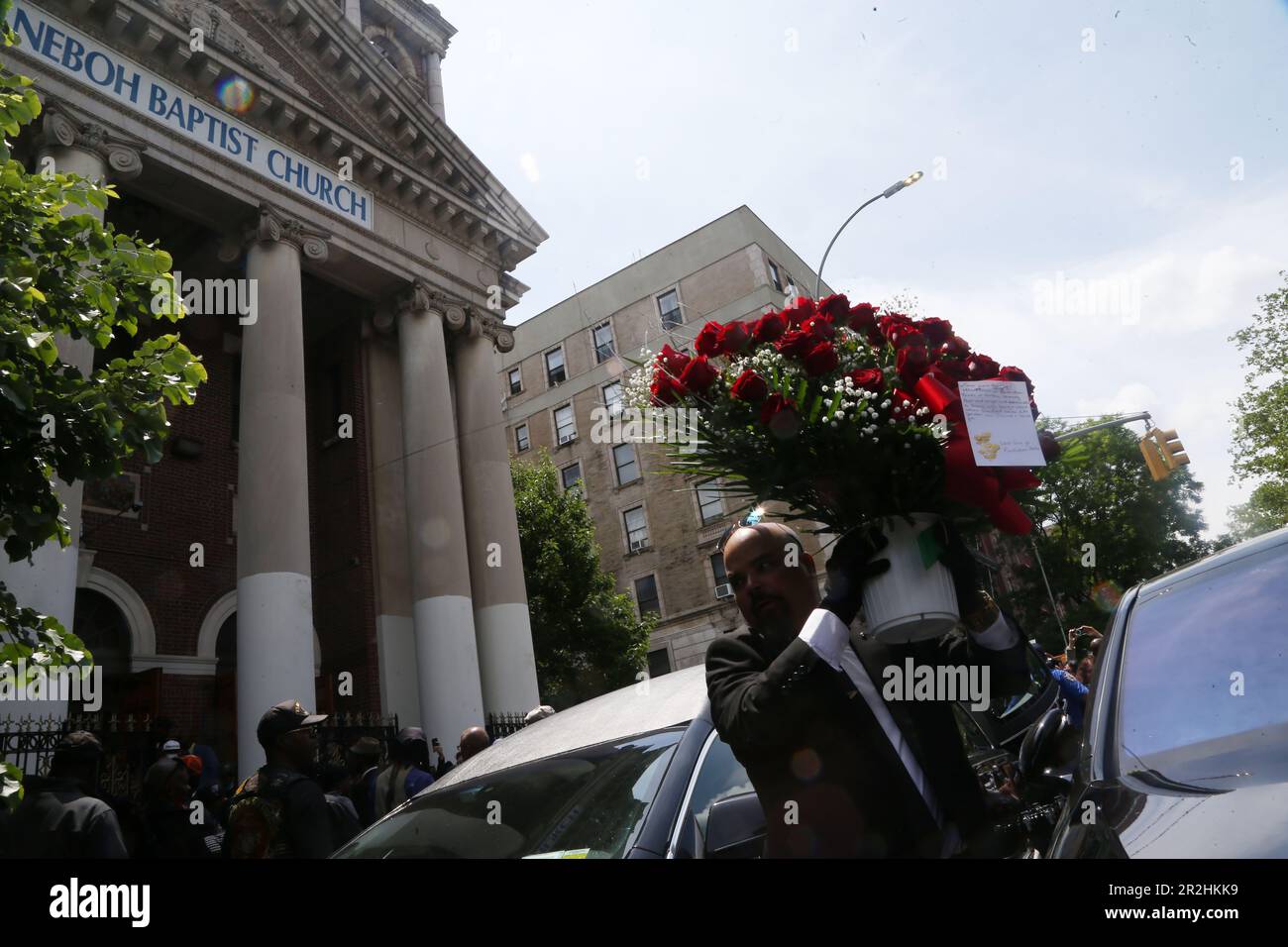 HARLEM, NY - May 19: Crowds gather New York City, along with family ...