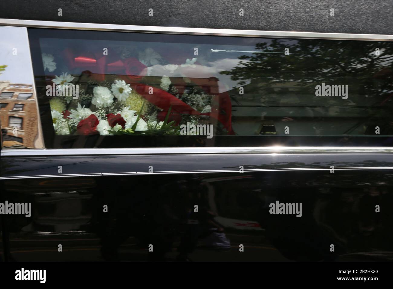 HARLEM, NY - May 19: Crowds gather New York City, along with family ...
