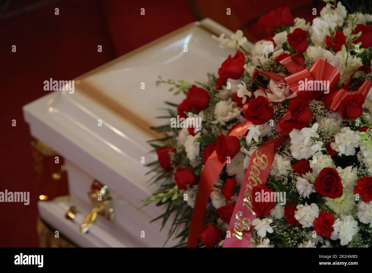 HARLEM, NY - May 19: Crowds gather New York City, along with family ...