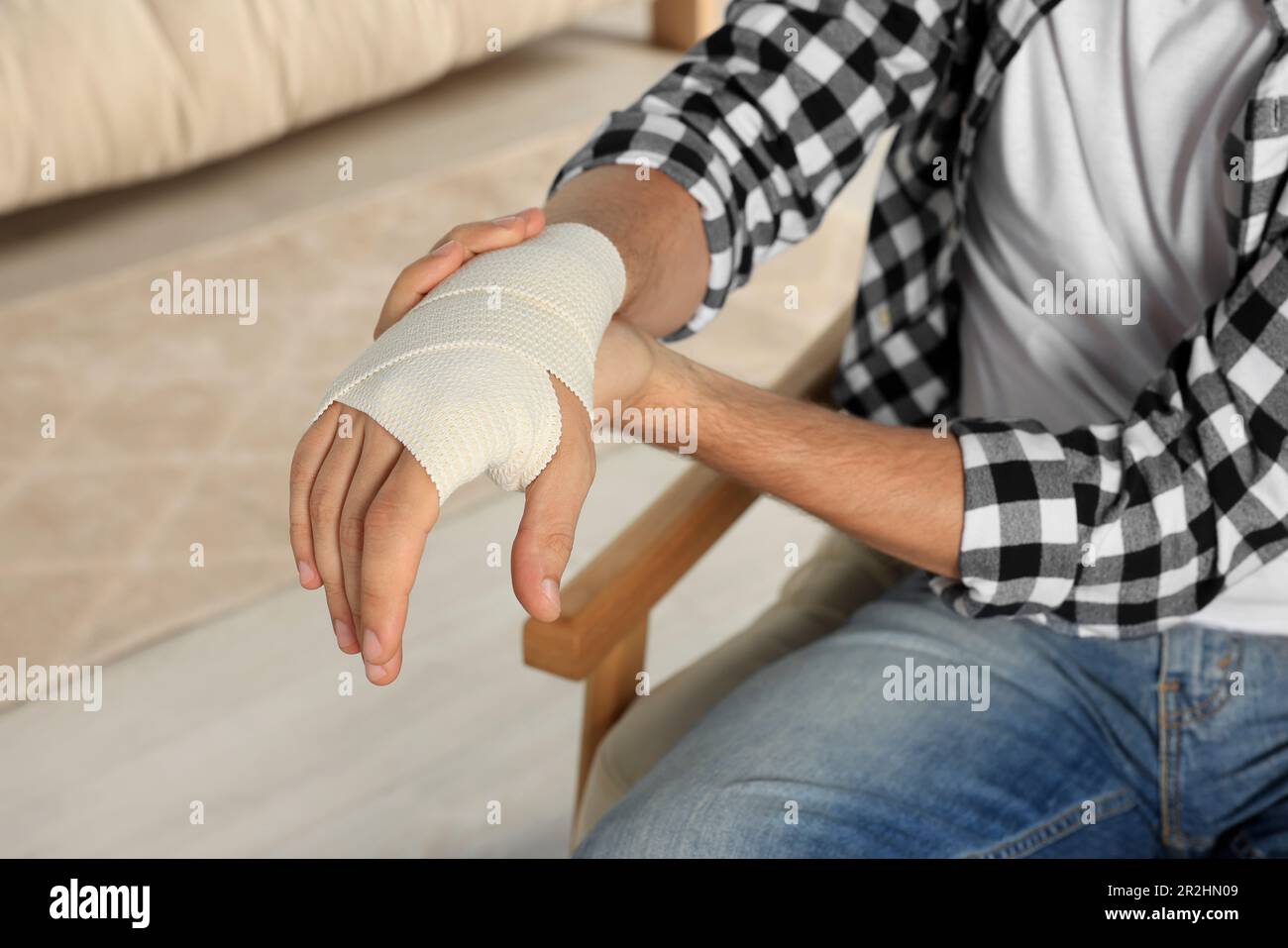 Hand wrapped hi-res stock photography and images - Alamy