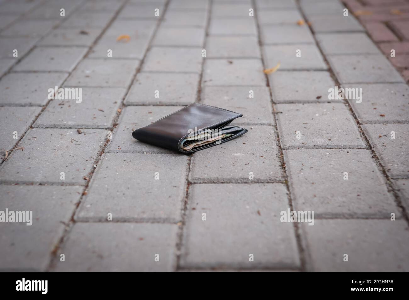 Lost wallet lying on street hi-res stock photography and images - Alamy