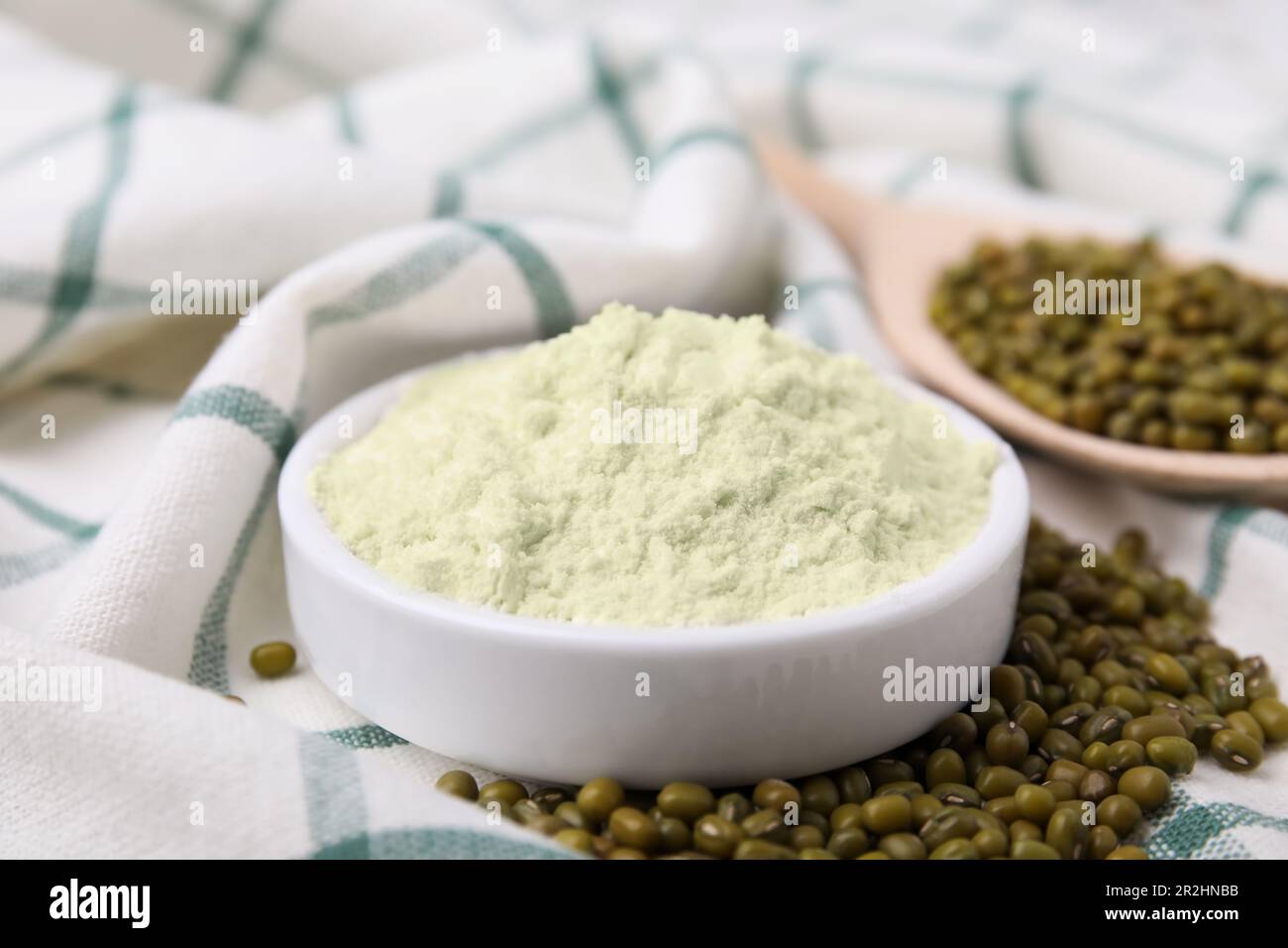 Mung beans flour grain hi-res stock photography and images - Alamy