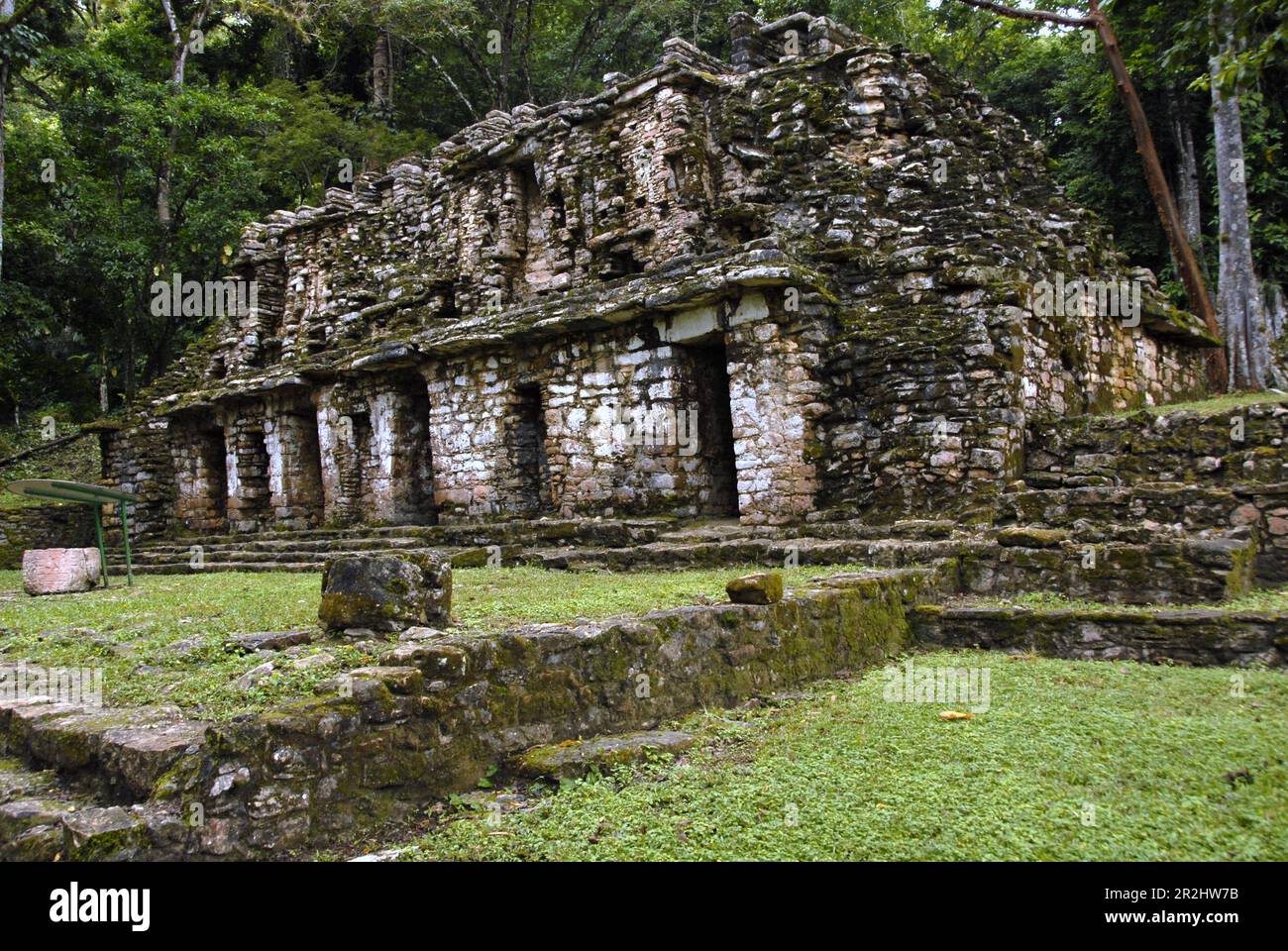 Archaeological Site of Yaxchilan in Chiapas, Mexico Stock Photo - Alamy