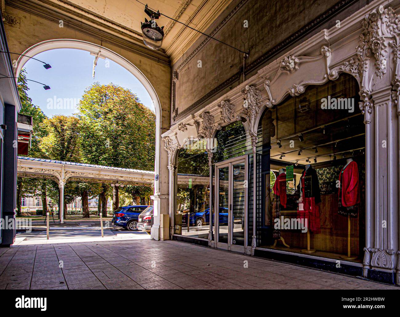 View from the Passage de l´Opéra to the Rue du Président Wilson and the ...