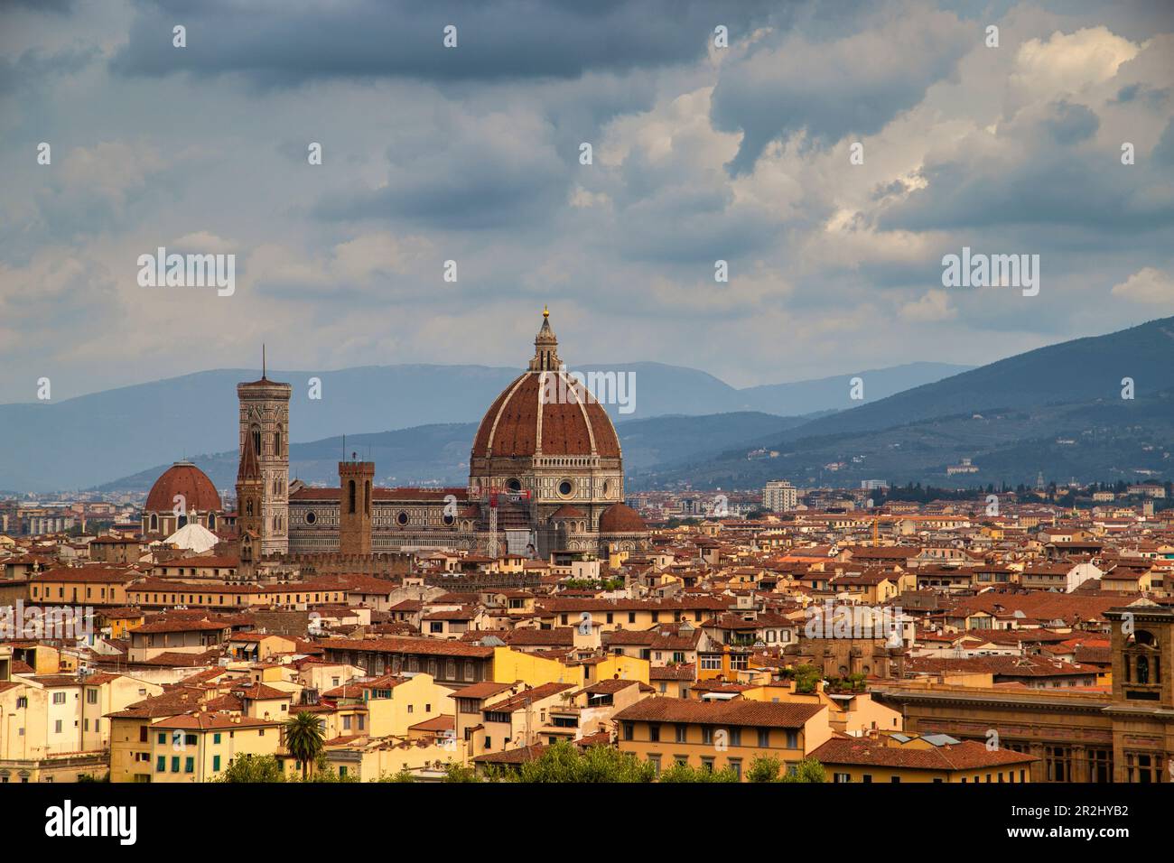 Overview of the historic center of Florence from piazzale MIchelangelo ...