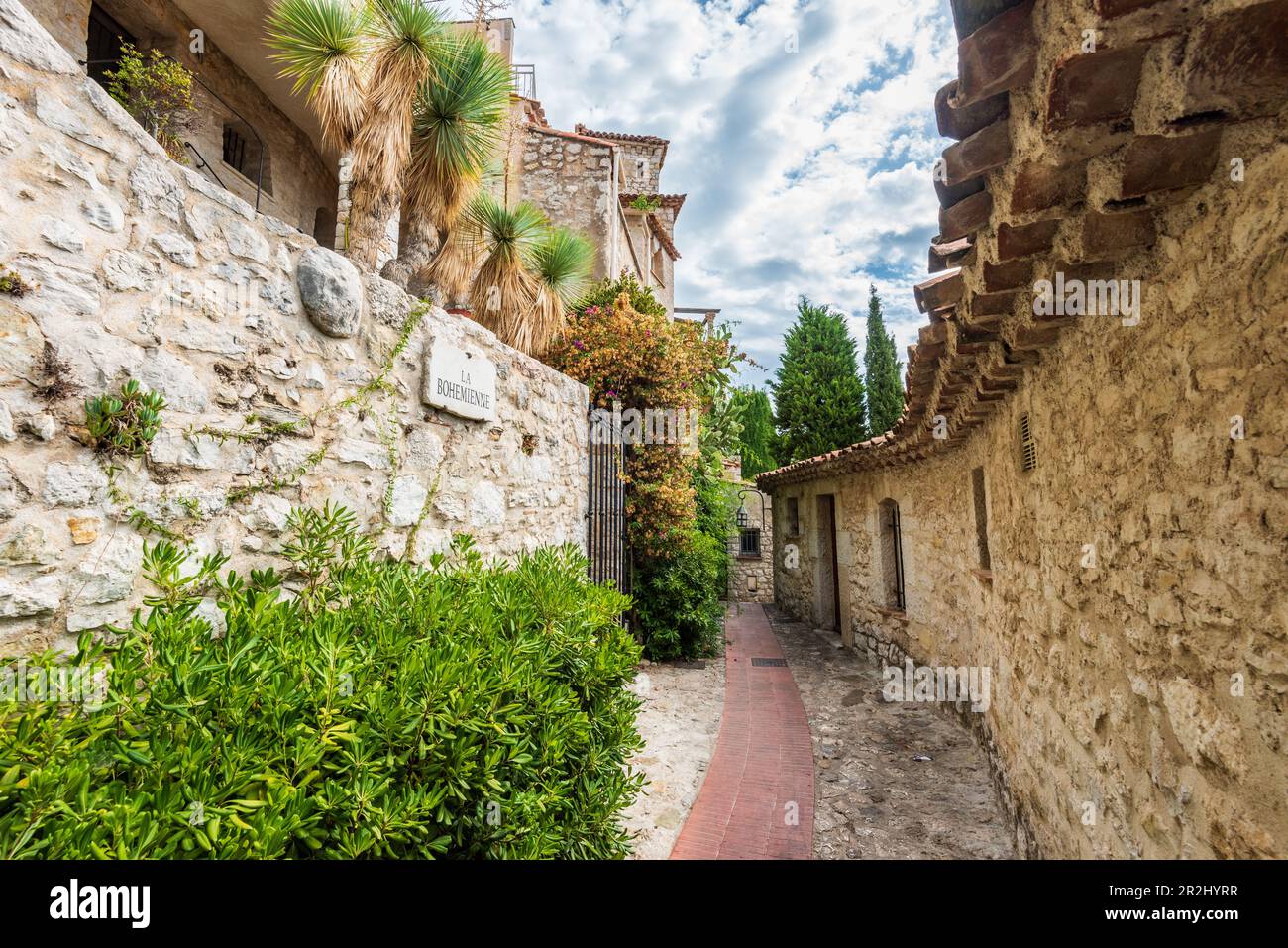Alley in the mountain village of Èze Village in the French Maritime ...