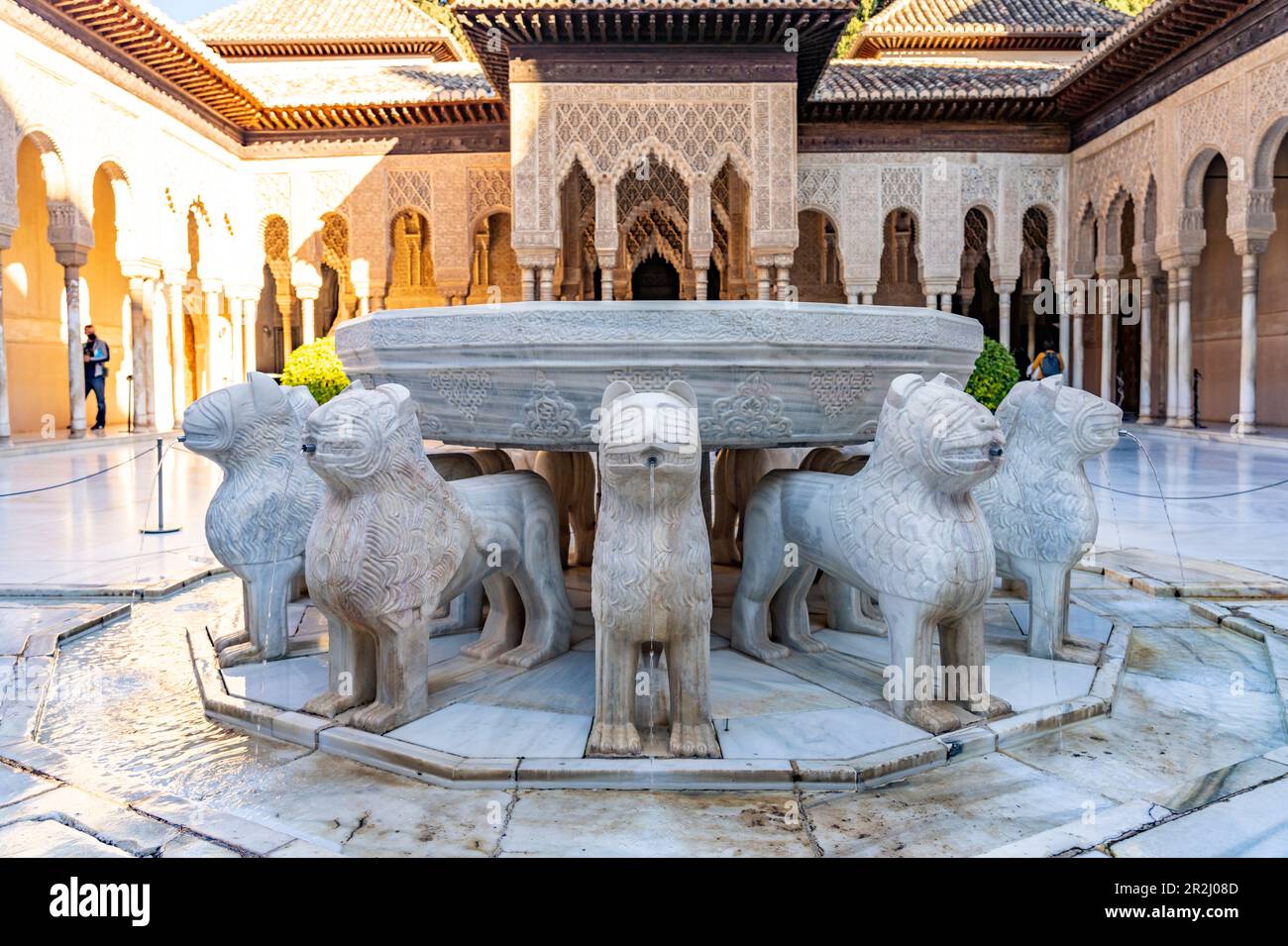 Court of Lions with the Lion Fountain, Alhambra World Heritage Site in ...