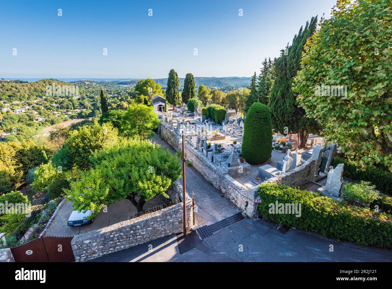 Marc chagall grave hi-res stock photography and images - Alamy