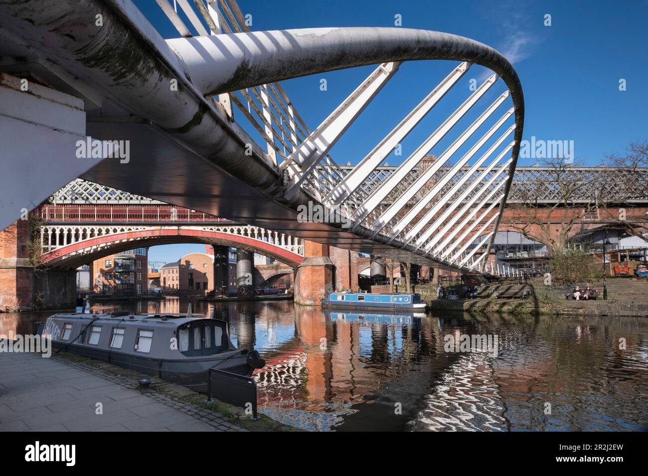Merchants Bridge and the Bridgewater Canal, Castlefield, Manchester ...