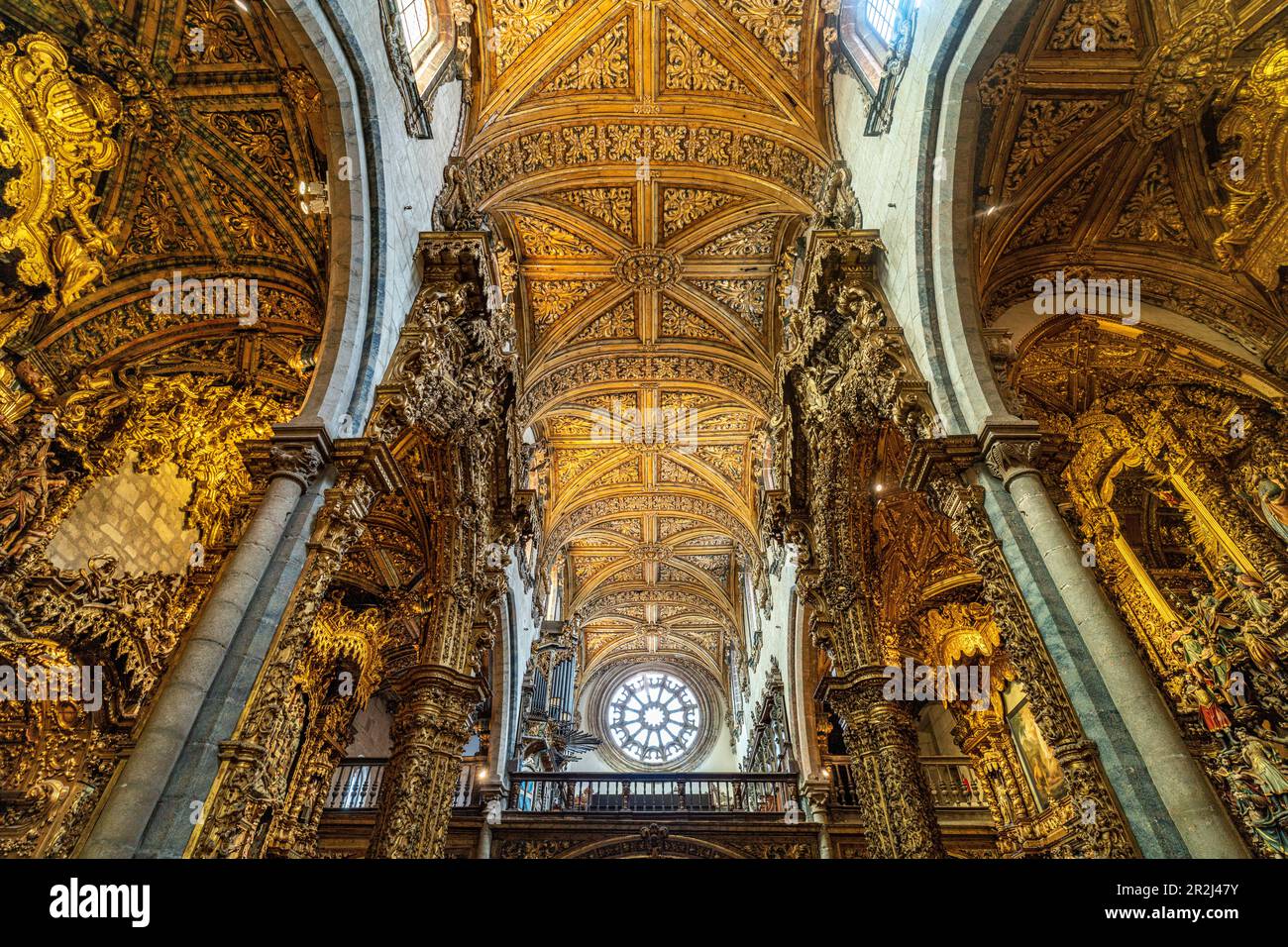 Interior and ceiling of the Igreja São Francisco church, Porto ...