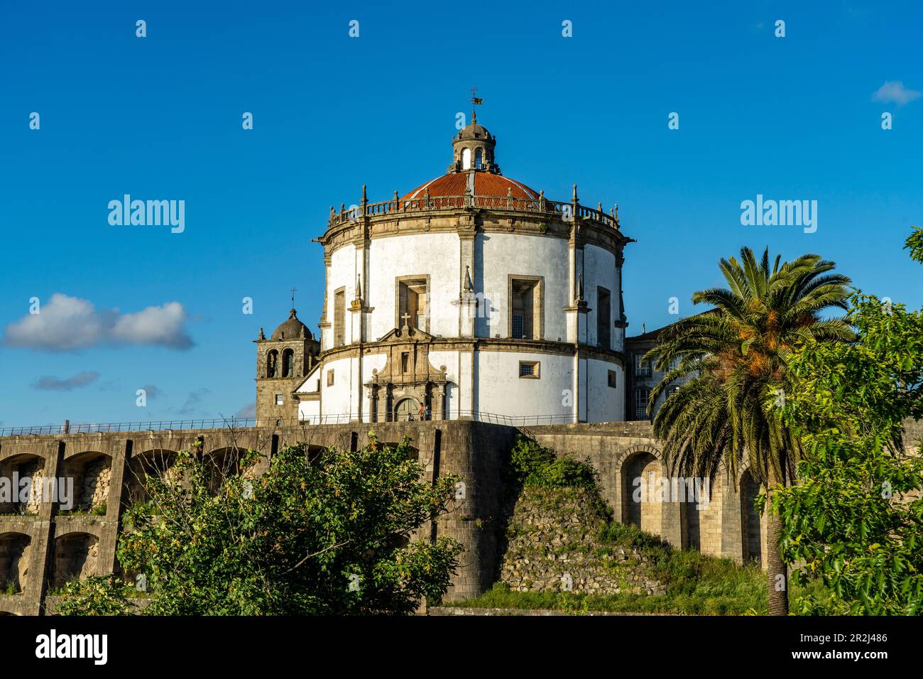 The Jardim do Morro park and the Mosteiro da Serra do Pilar monastery ...