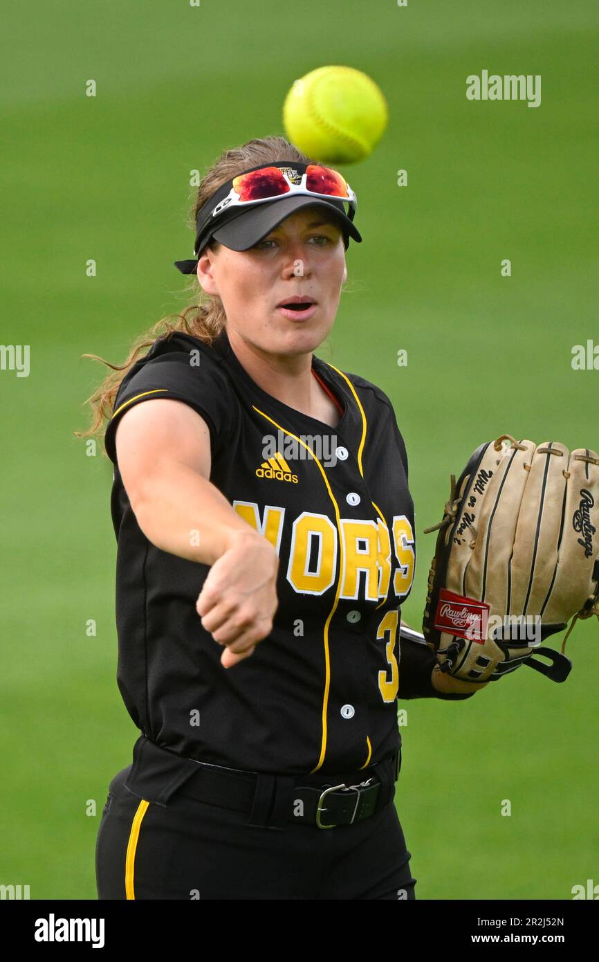 Northern Kentucky outfielder Megan Lenhart plays against Tennessee ...