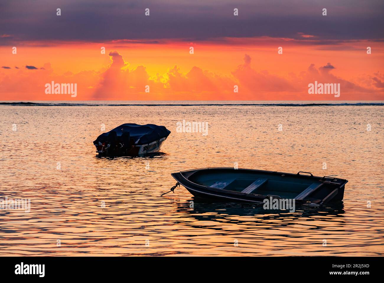 Sandy tropical beach sunset mauritius hi-res stock photography and ...