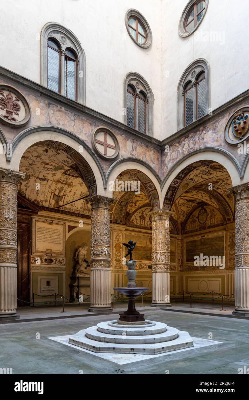 Florence italy tuscany court palazzo vecchio hi-res stock photography ...