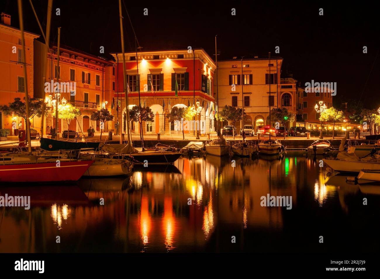 The small village of gargnano hi-res stock photography and images - Alamy