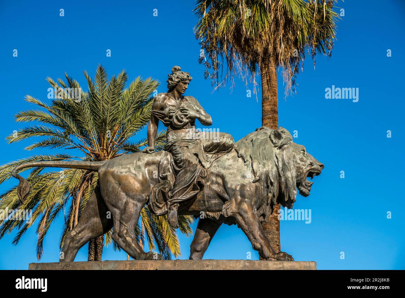 Lion sculpture a Teatro Massimo opera house, Palermo, Sicily, Italy ...