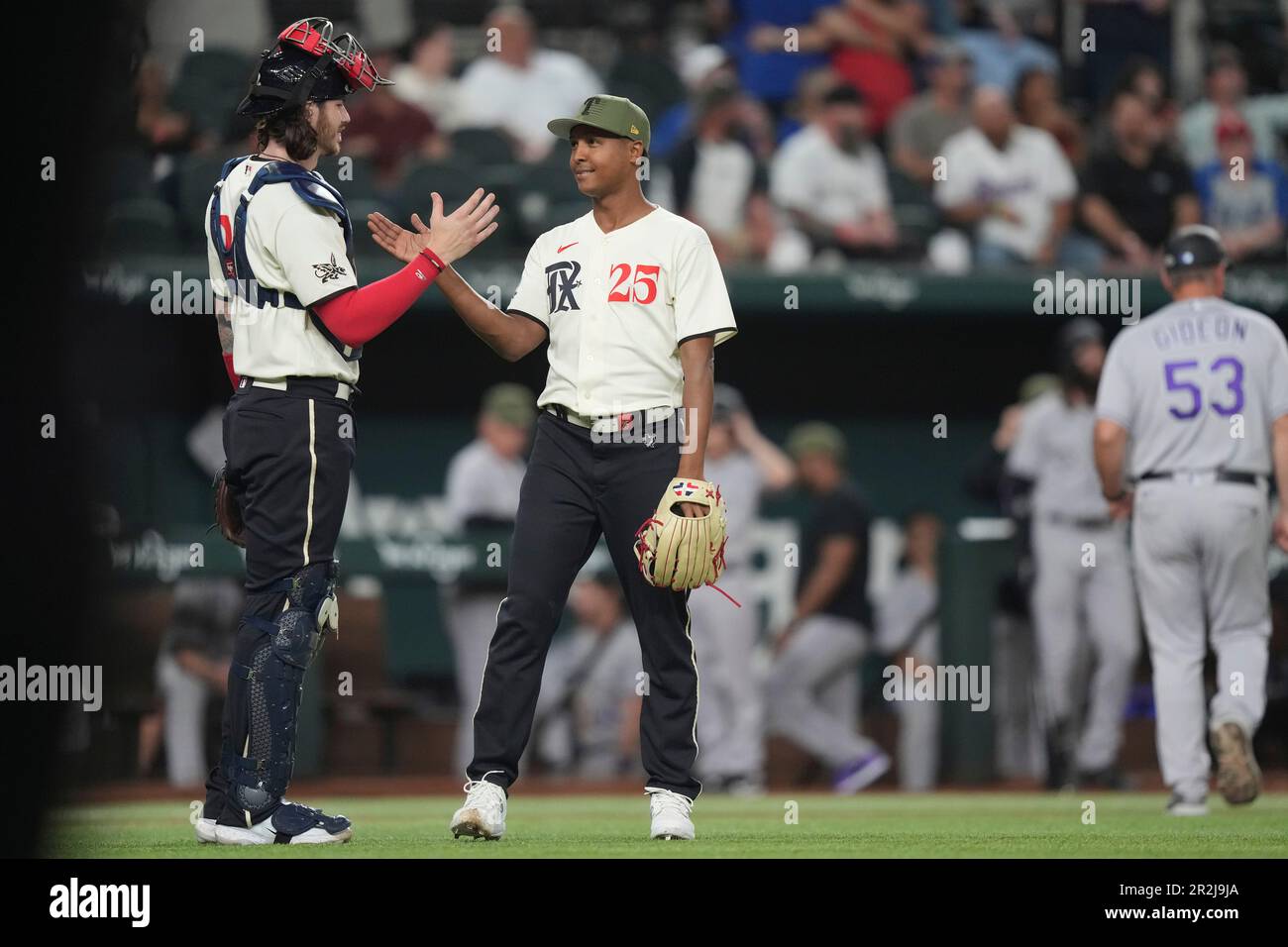 Texas Rangers closing pitcher Jose Leclerc (23) celebrates the win with ...