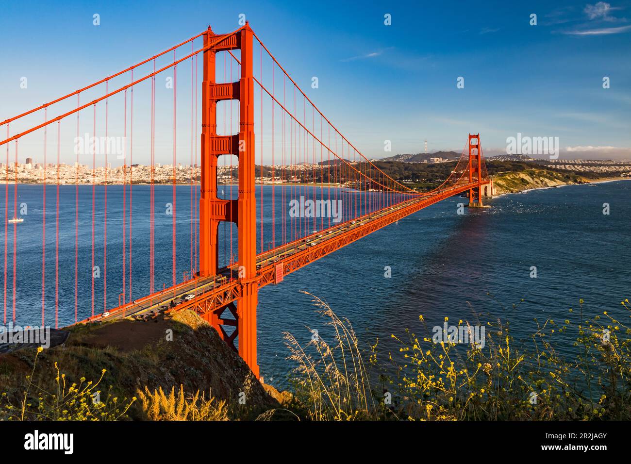 The Golden Gate Bridge in San Francisco viewed from Battery Spencer ...