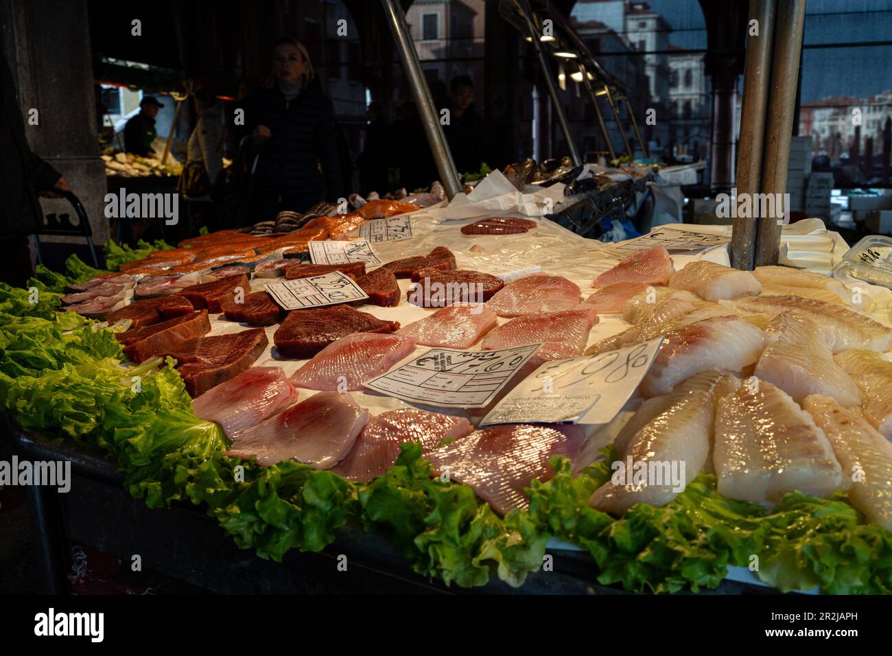 Venice - Rialto fish and vegetable market Stock Photo - Alamy