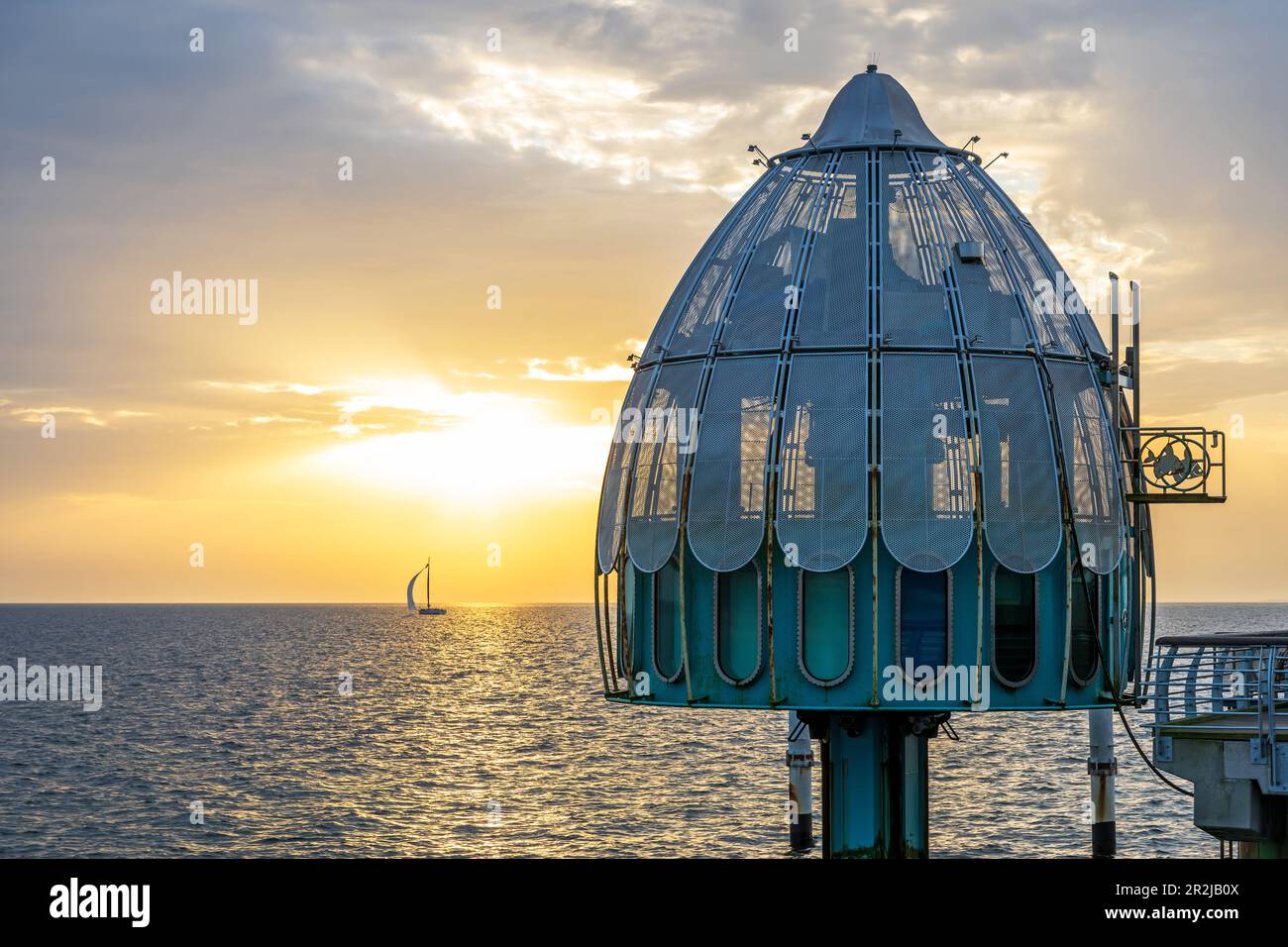 Diving gondola on the Seebruecke in Groemitz, Baltic Sea, morning mood ...