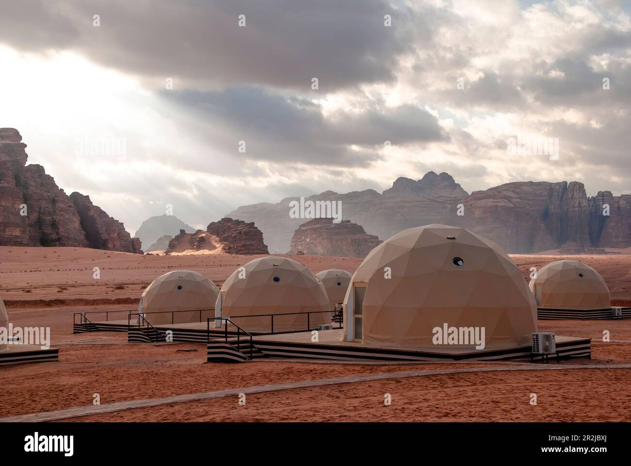 Bubble Dome Tent in Wadi Rum,Jordan Stock Photo - Alamy