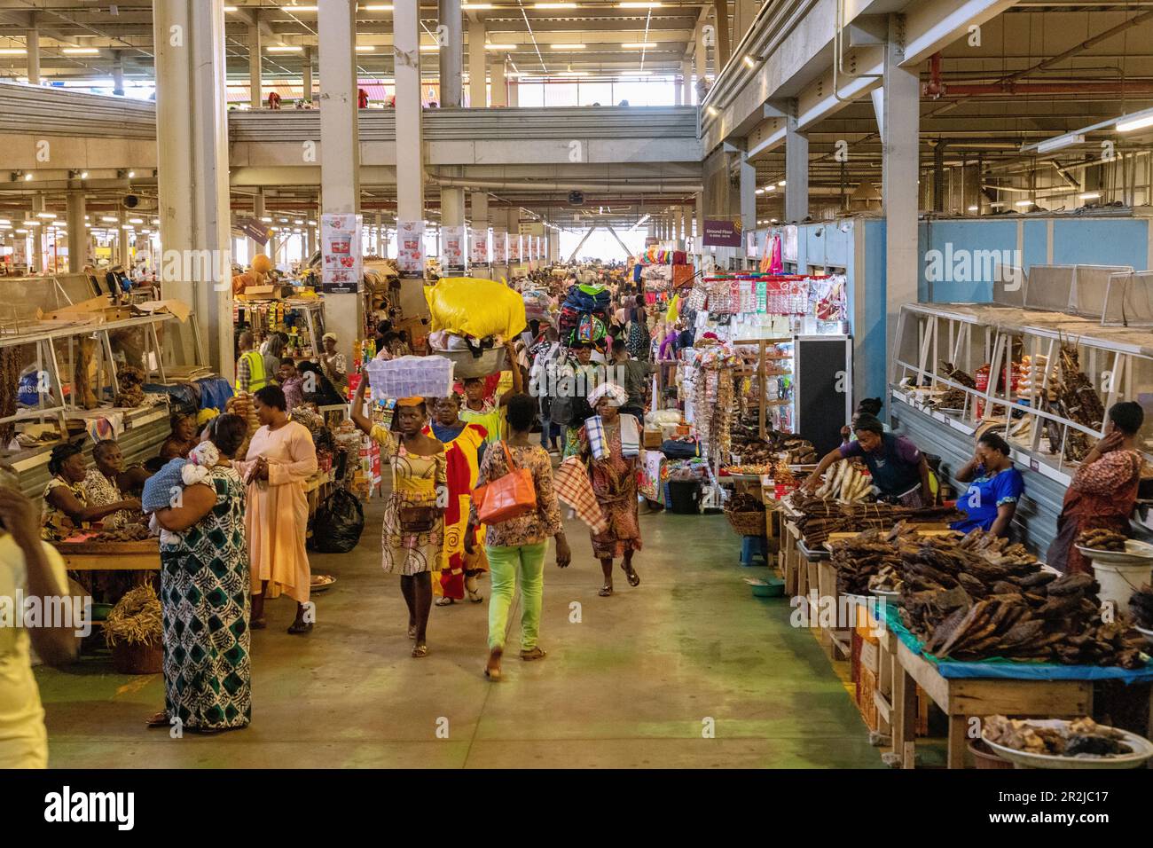 Market hall with food in the Central Market in Kumasi in the Ashanti ...