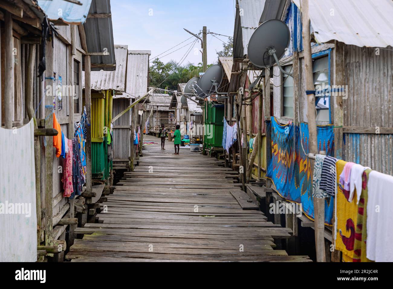 Nzulezo stilt village hi-res stock photography and images - Alamy