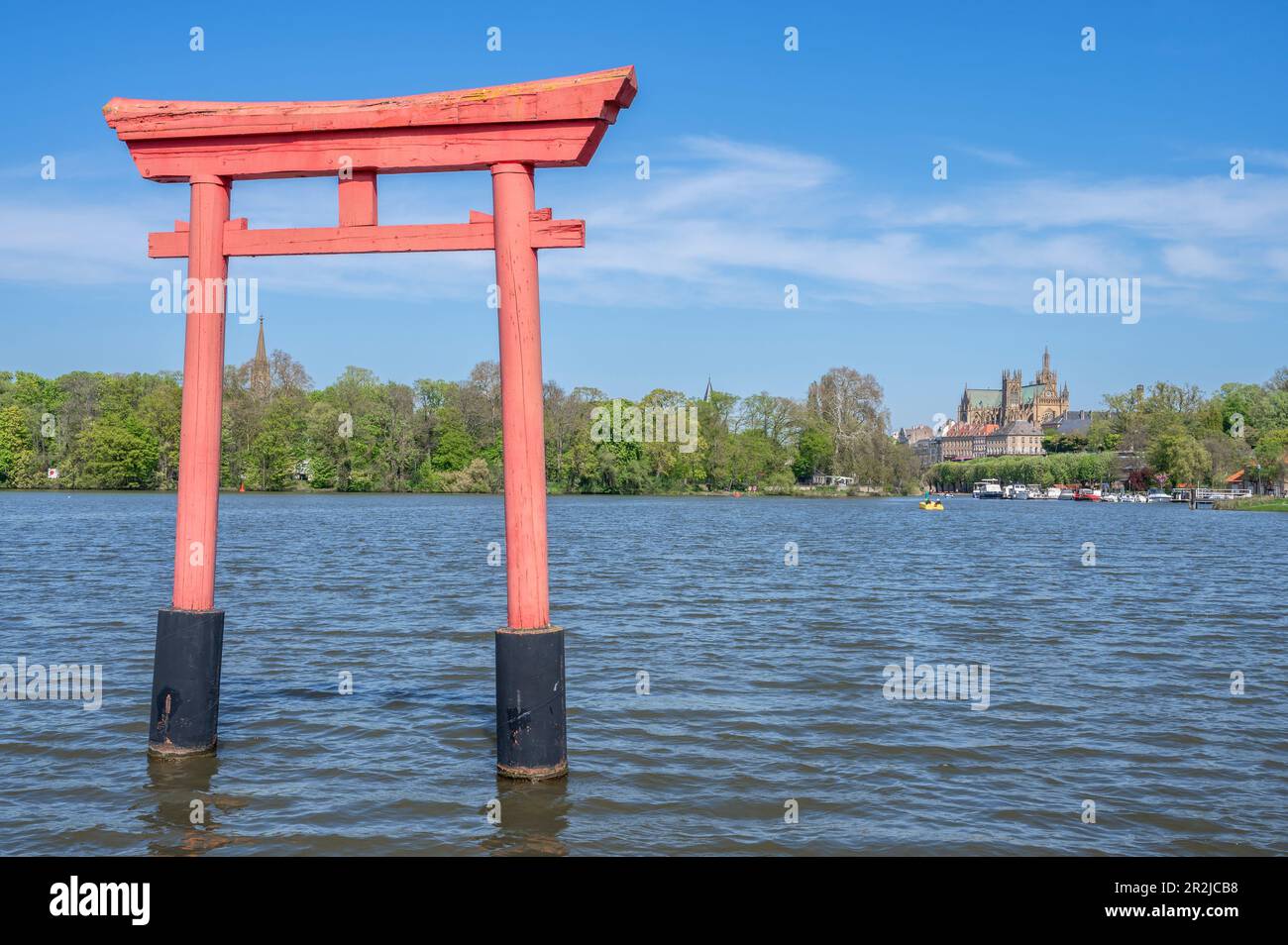 Moselle with Japanese Gate and Saint-Etienne Cathedral, Metz, Moselle ...
