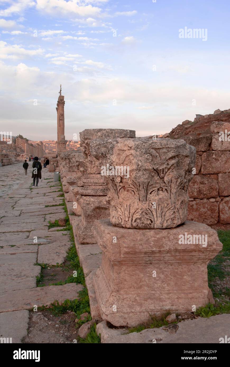 Roman Colonnaded Streets at Gerasa in Jordan Stock Photo - Alamy