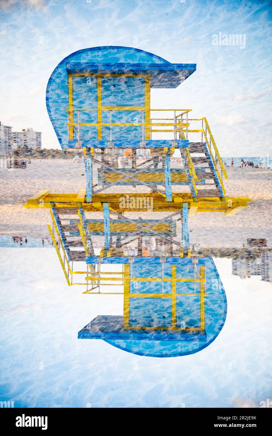 Blue lifeguard tower hi-res stock photography and images - Alamy