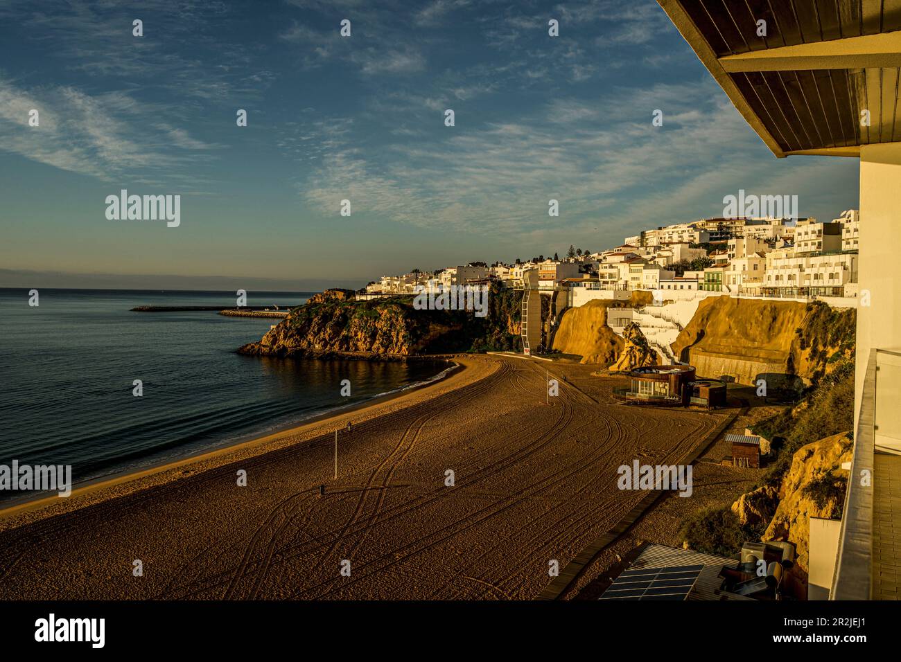 Old lift doors hi-res stock photography and images - Alamy