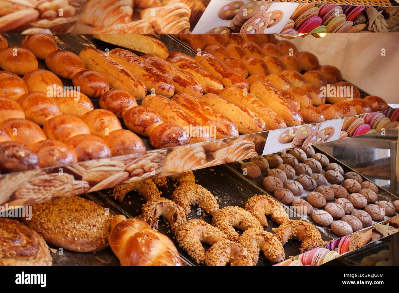 Artisanal bread stall farmers hi-res stock photography and images - Alamy