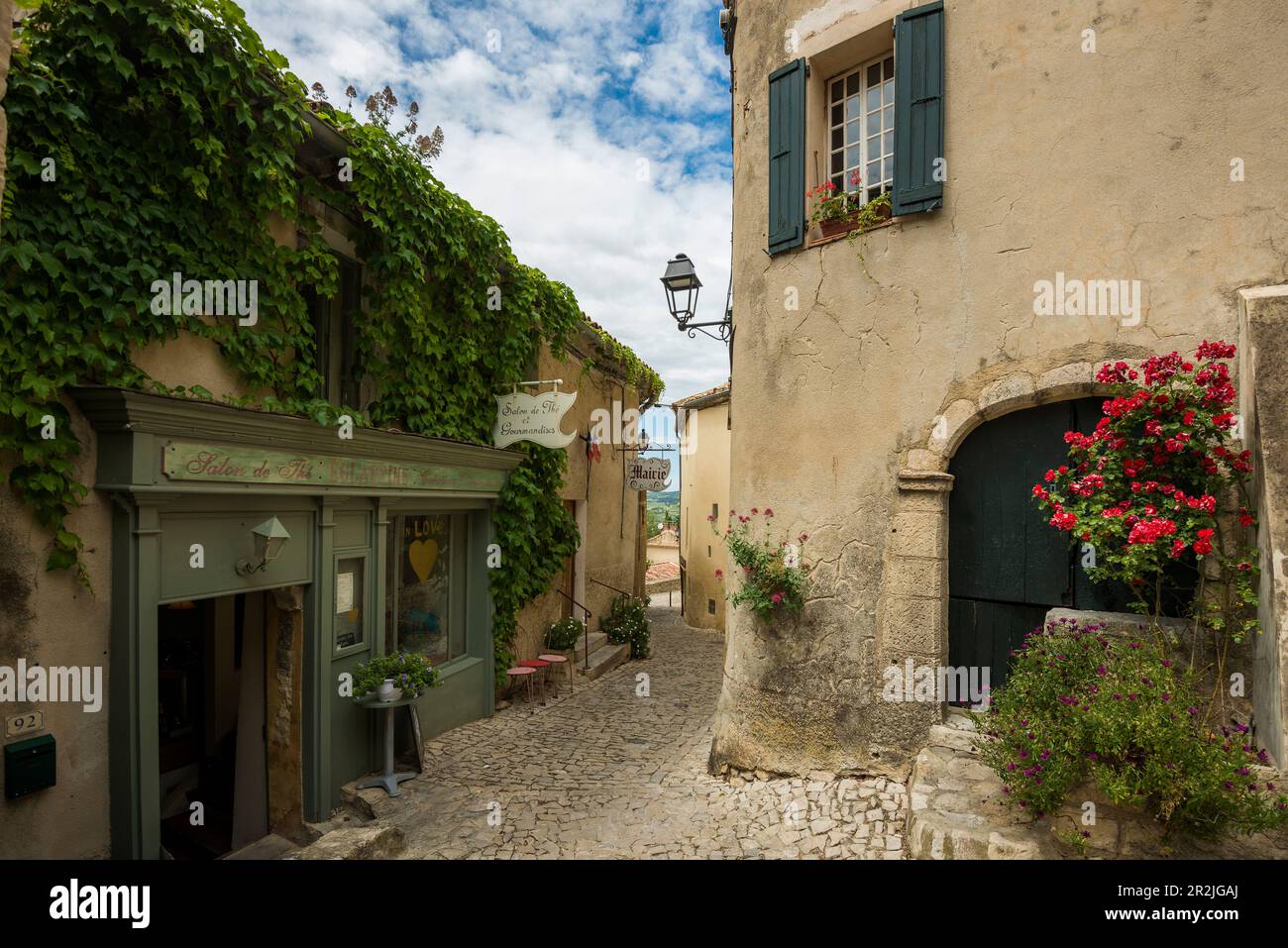 Picturesque mountain village, Séguret, Les plus Beaux Villages de ...