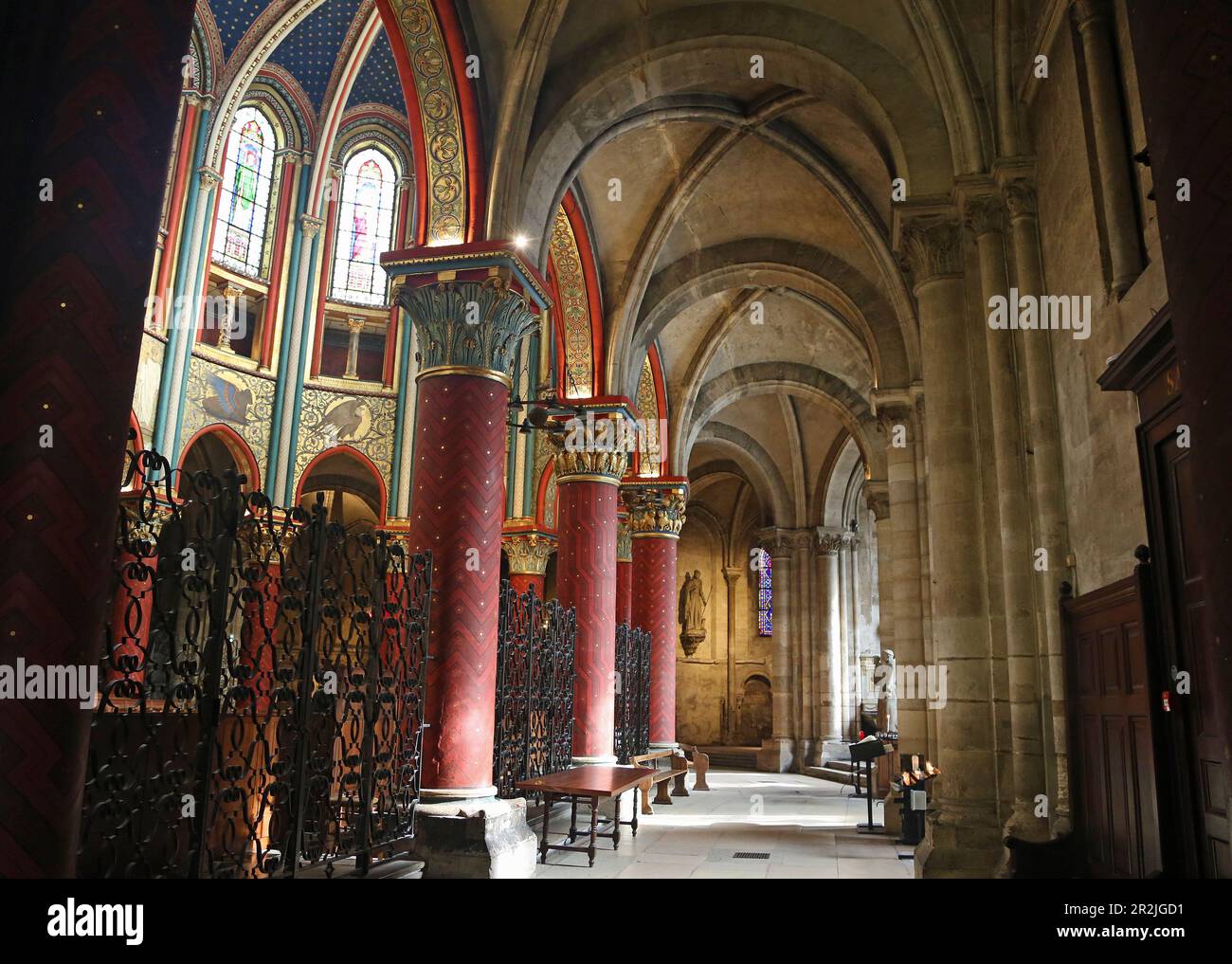 The aisle of Saint-Germain des Pres, Paris, France Stock Photo - Alamy