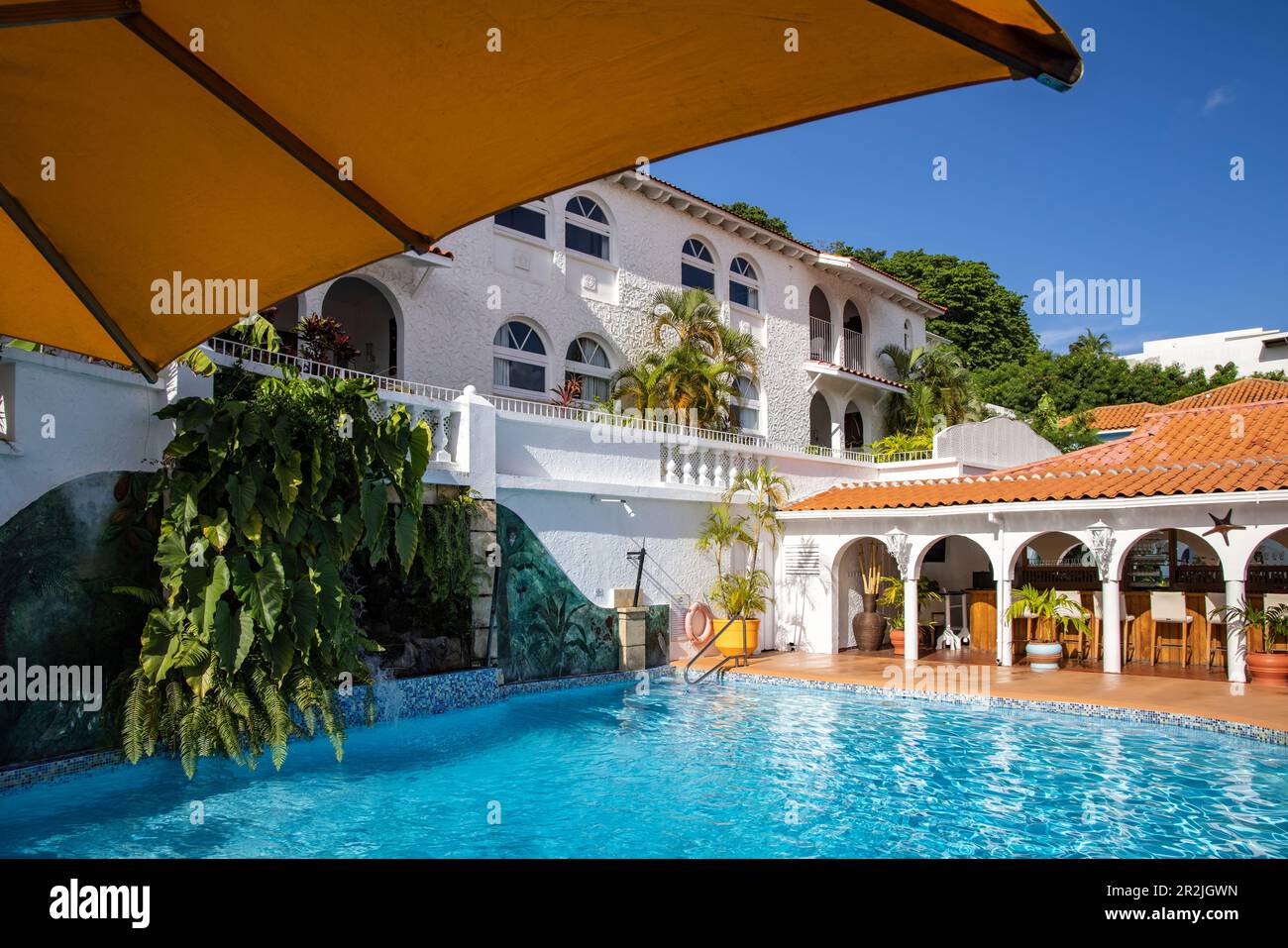 Swimming pool at the Mount Cinnamon Hotel Stock Photo - Alamy