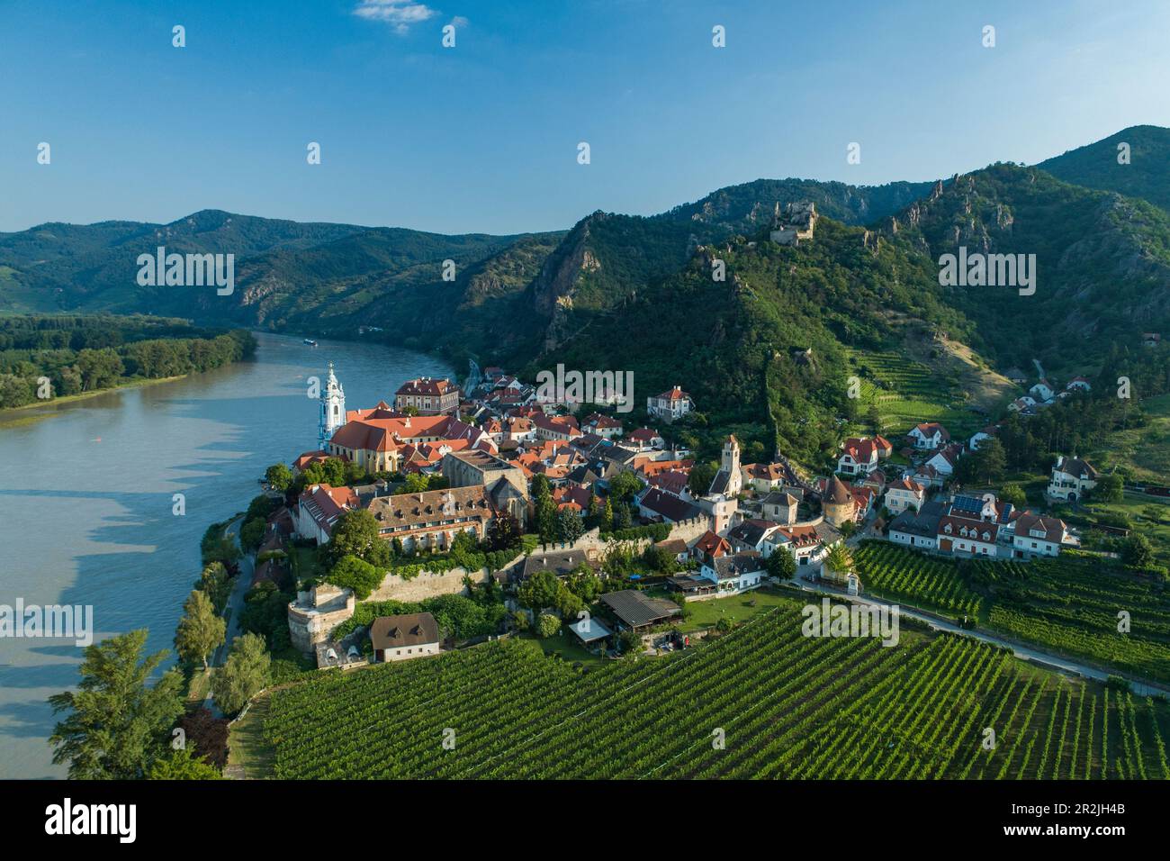 Aerial view of the picturesque town of Dürnstein along the Danube with ...