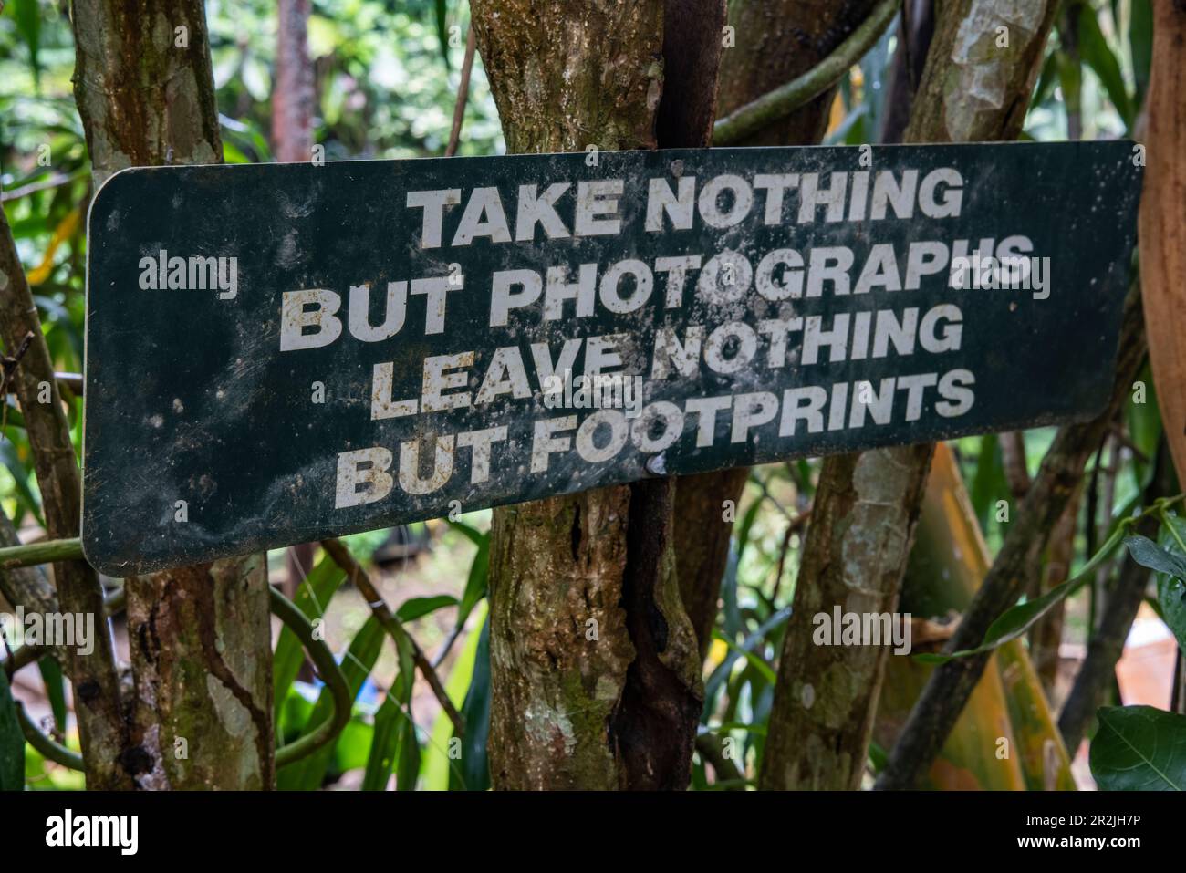 'Take nothing but photos, leave nothing but footprints'39; sign at ...
