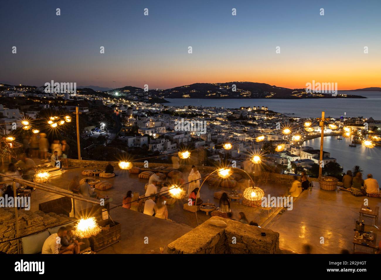 180 sunset bar mykonos hi-res stock photography and images - Alamy
