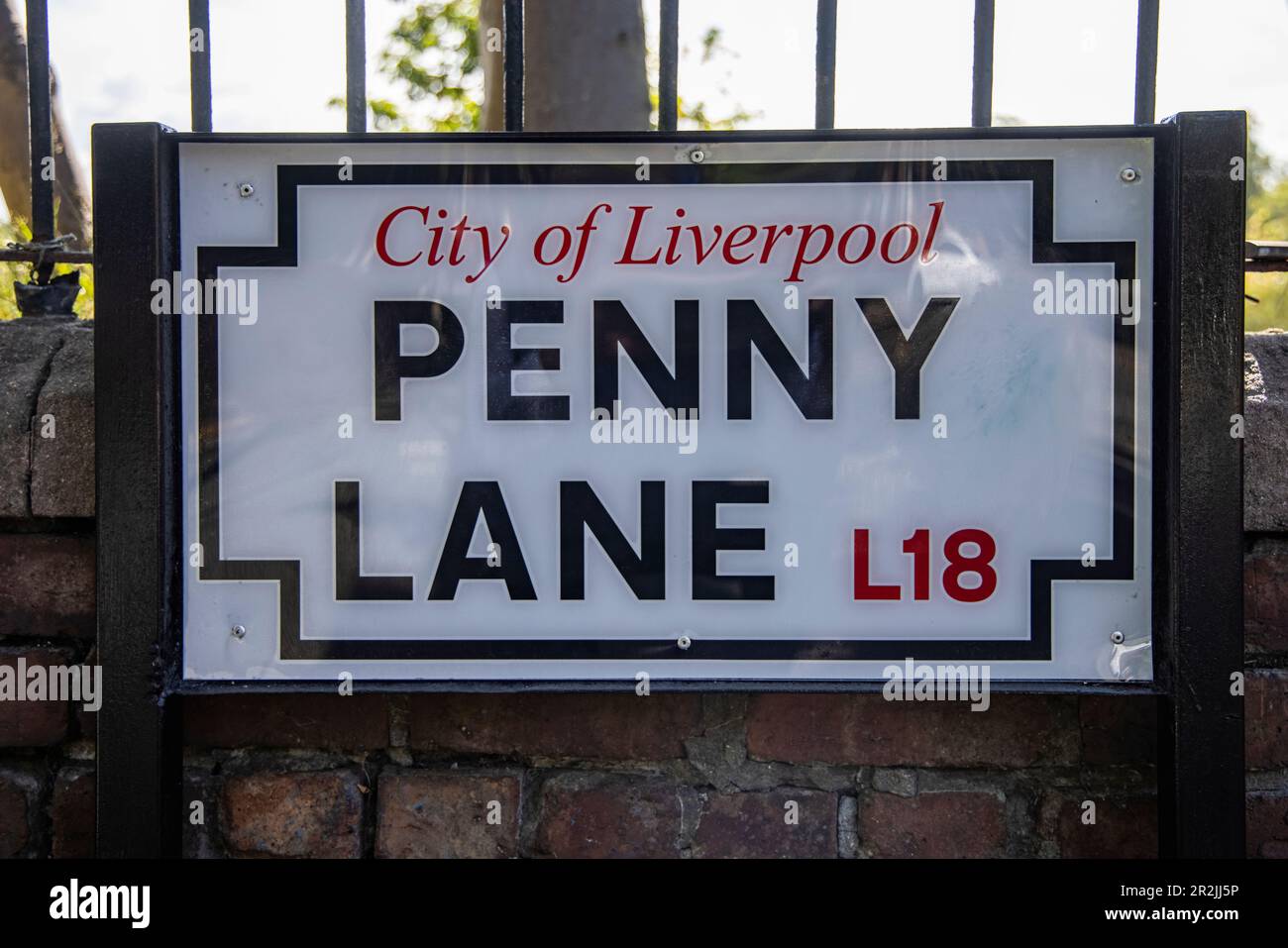 Penny lane street sign liverpool hi-res stock photography and images ...