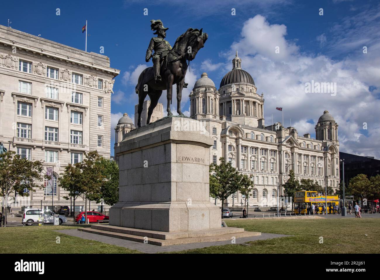 King edward vii equestrian statue hi-res stock photography and images ...