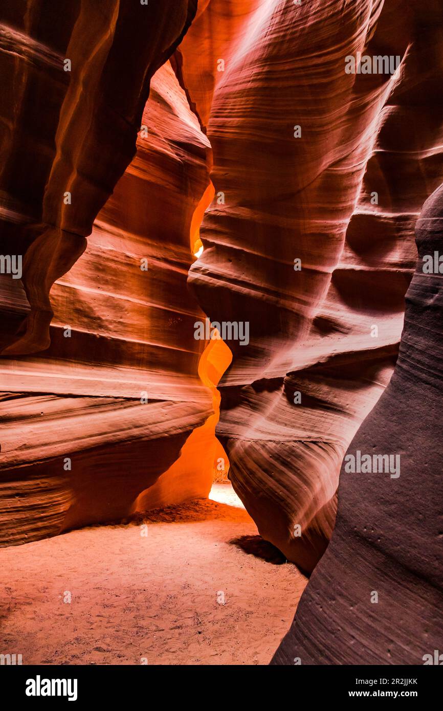 Stunning colors and rocks in stunning Upper Antelope Canyon, Arizona ...