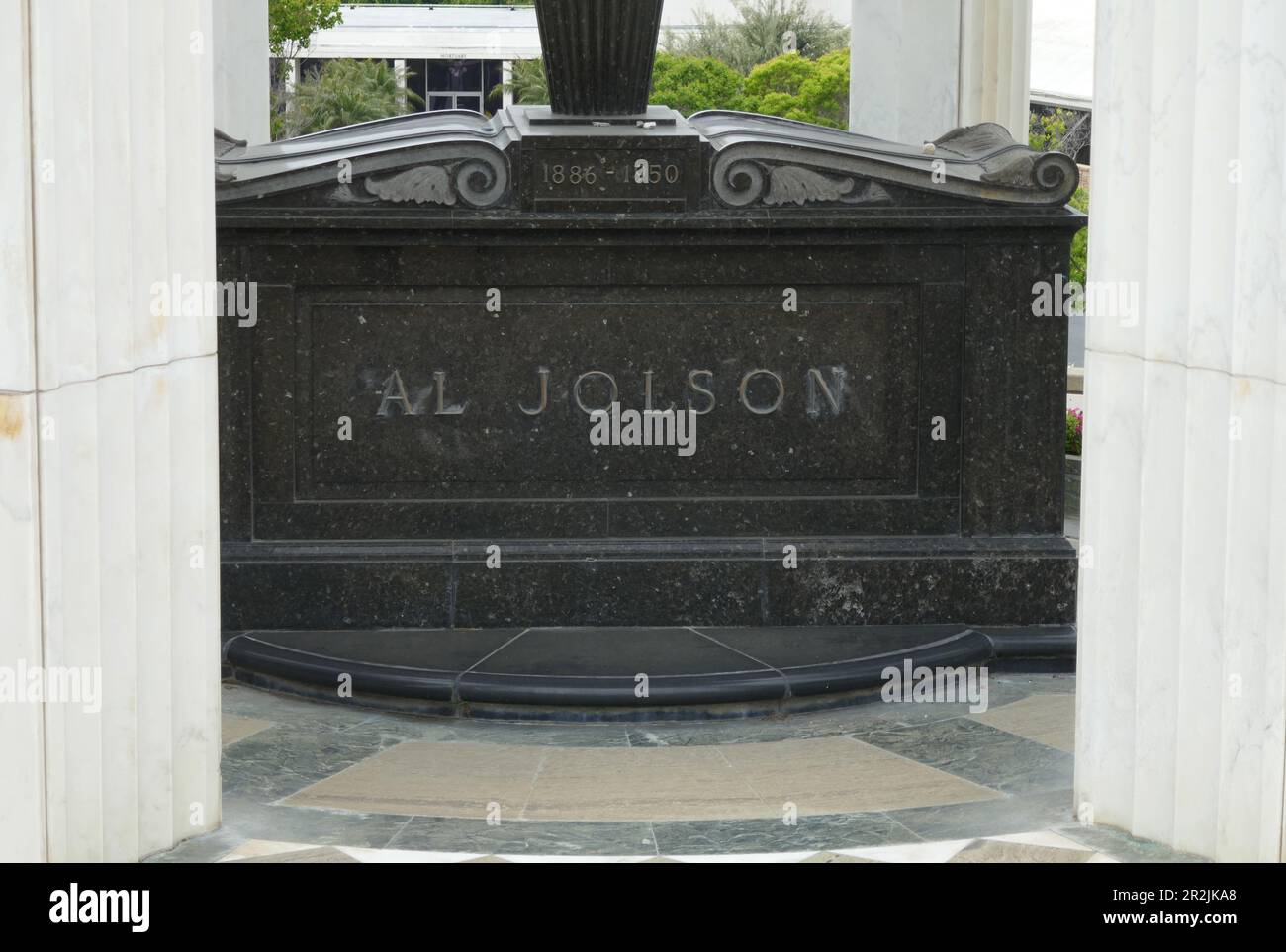 Los Angeles, California, USA 18th May 2023 Singer/actor Al Jolson Grave ...